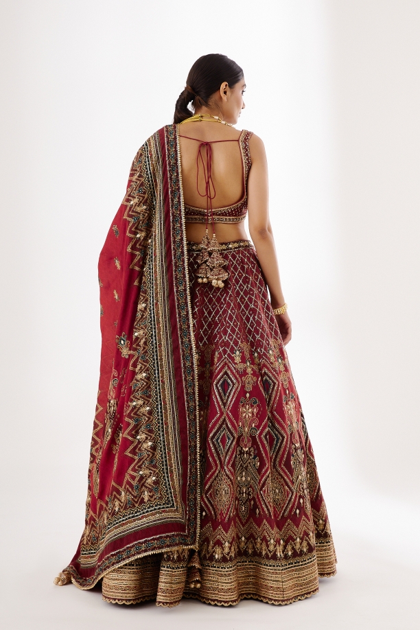 Red Lehenga| Buy Designer Red Lehenga For Wedding Online| Frontier Raas