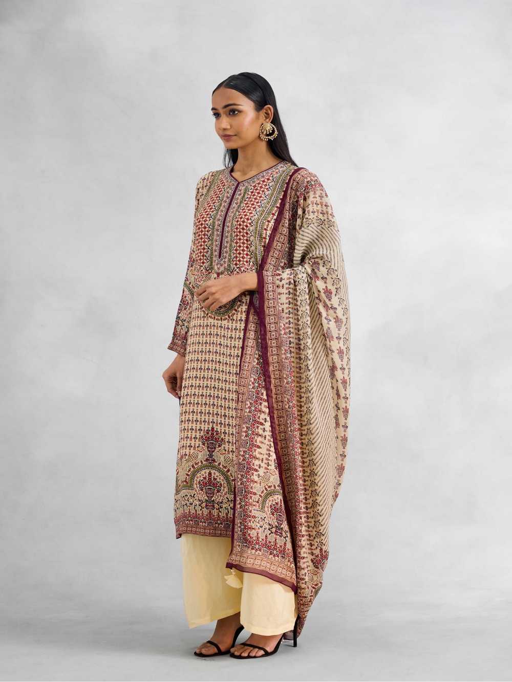 Vanilla Suit Set - Frontier Raas